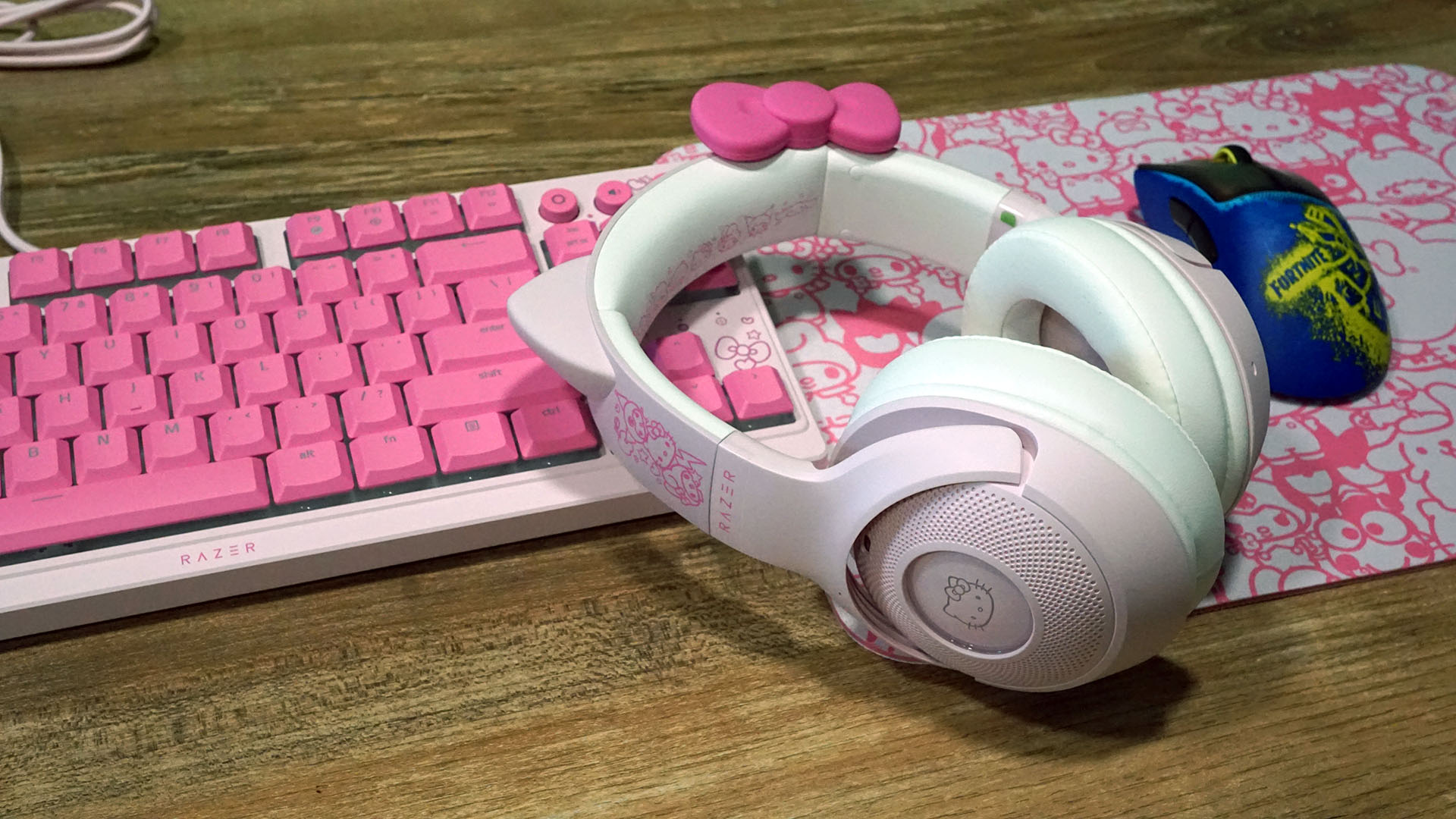 Razer : Découverte de la nouvelle collection limitée Hello Kitty - High ...